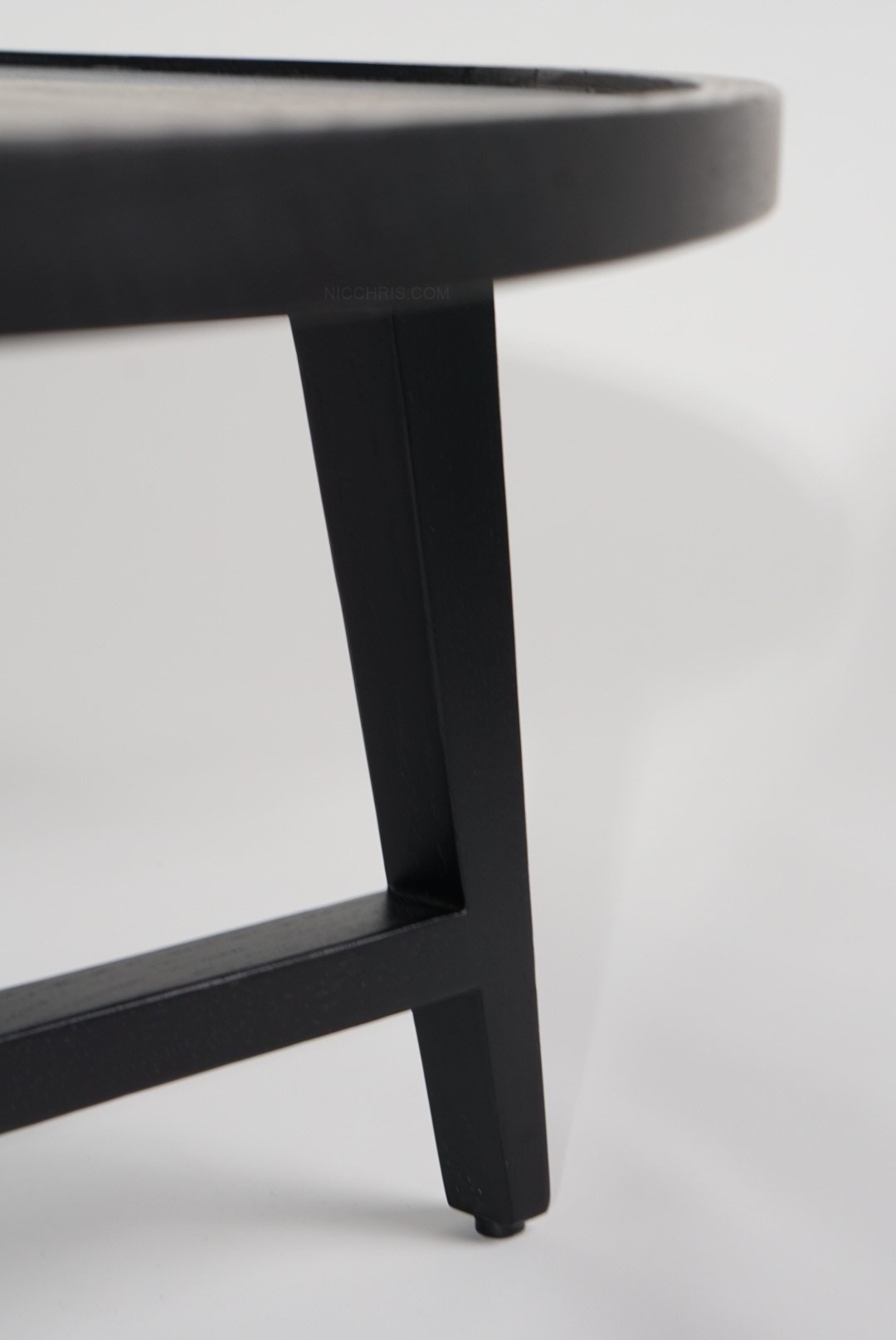 round-coffee-table-premium-and-designer-furniture-nicchris